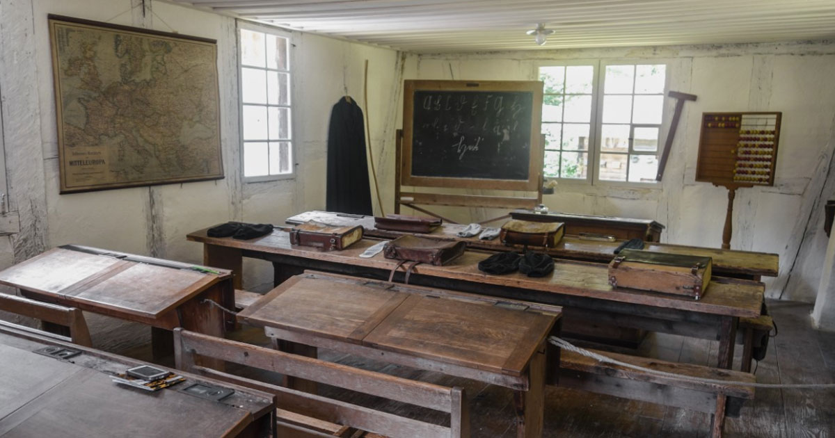 Școala de la începutul secolului 20 (audio) • Povești cu blazon